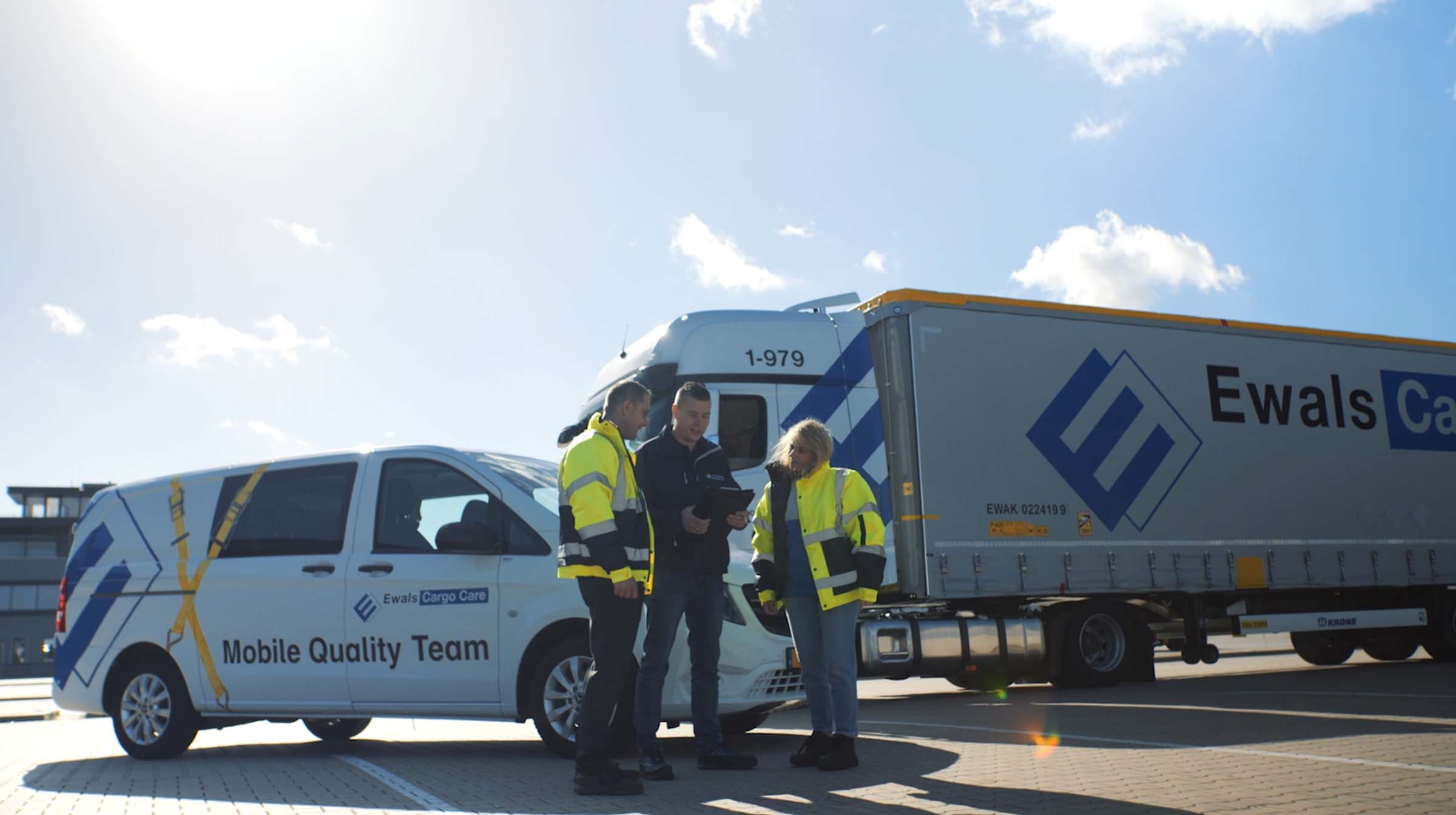 Plné nákladní automobily Doprava po silnici